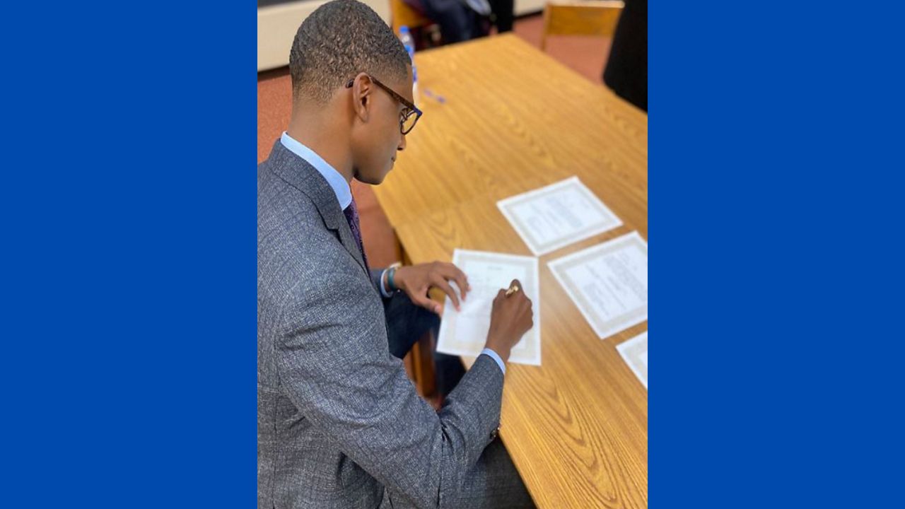 Justin Bibb ceremonially sworn in as city’s 58th mayor