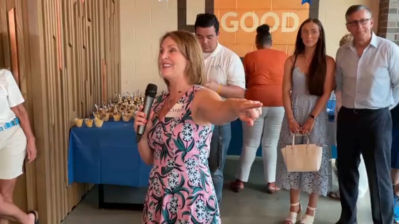 Incumbent Kathy Castor cruises to victory in district race