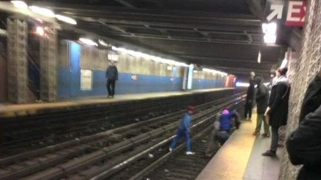 NY1 Exclusive: Photo Shows Group of Kids on Tracks at Manhattan Subway ...