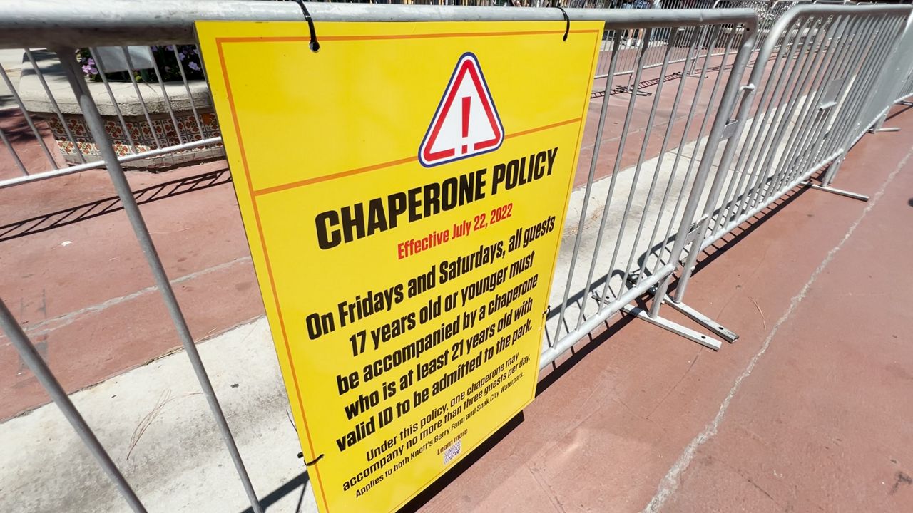 Knott s Berry Farm Begins Chaperone Policy