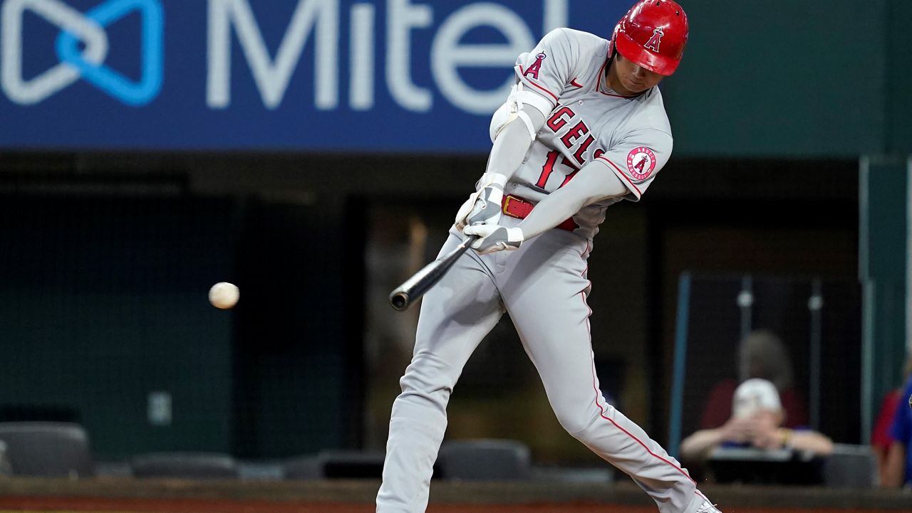 Seager's eighth-inning homer pushes Rangers past Angels 5-3