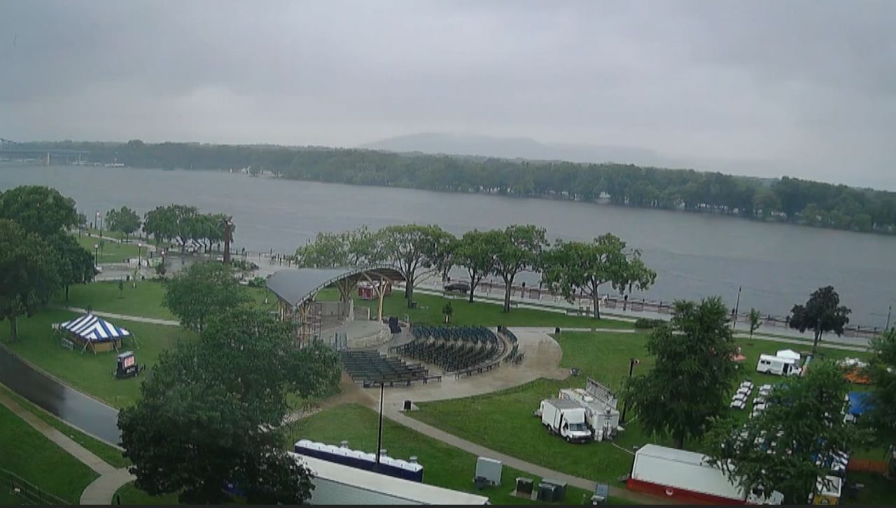 Flooding along Mississippi River extends into Wisconsin