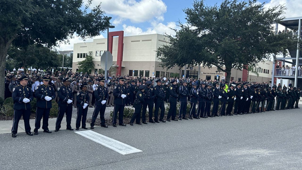 Lake County community gathers to remember fallen deputy