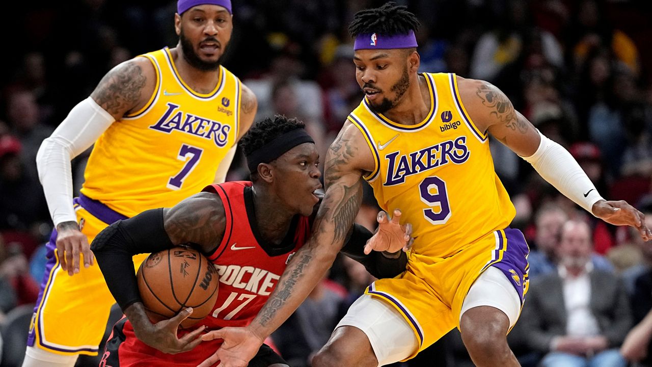 Dennis Schröder joins a crowded Lakers backcourt