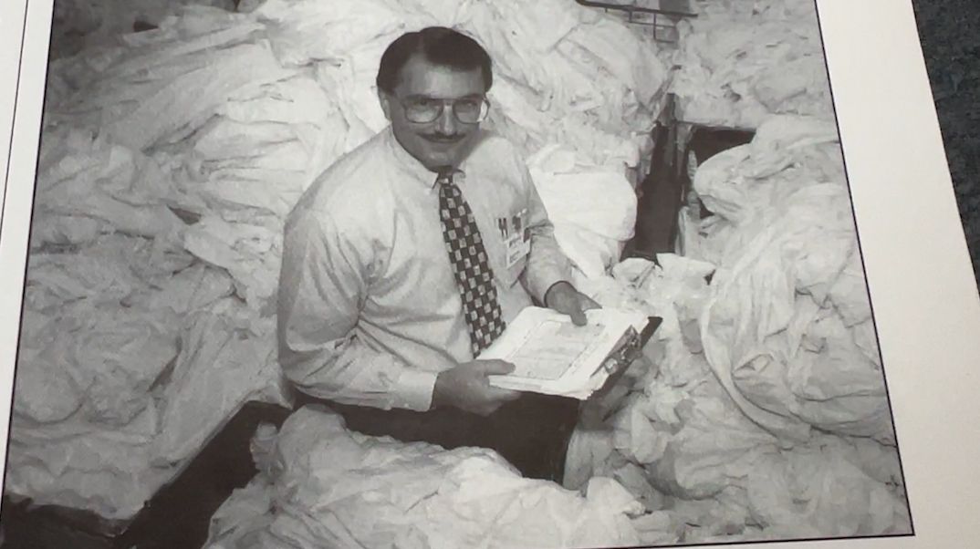 Wisconsin man celebrates milestone in career with laundry