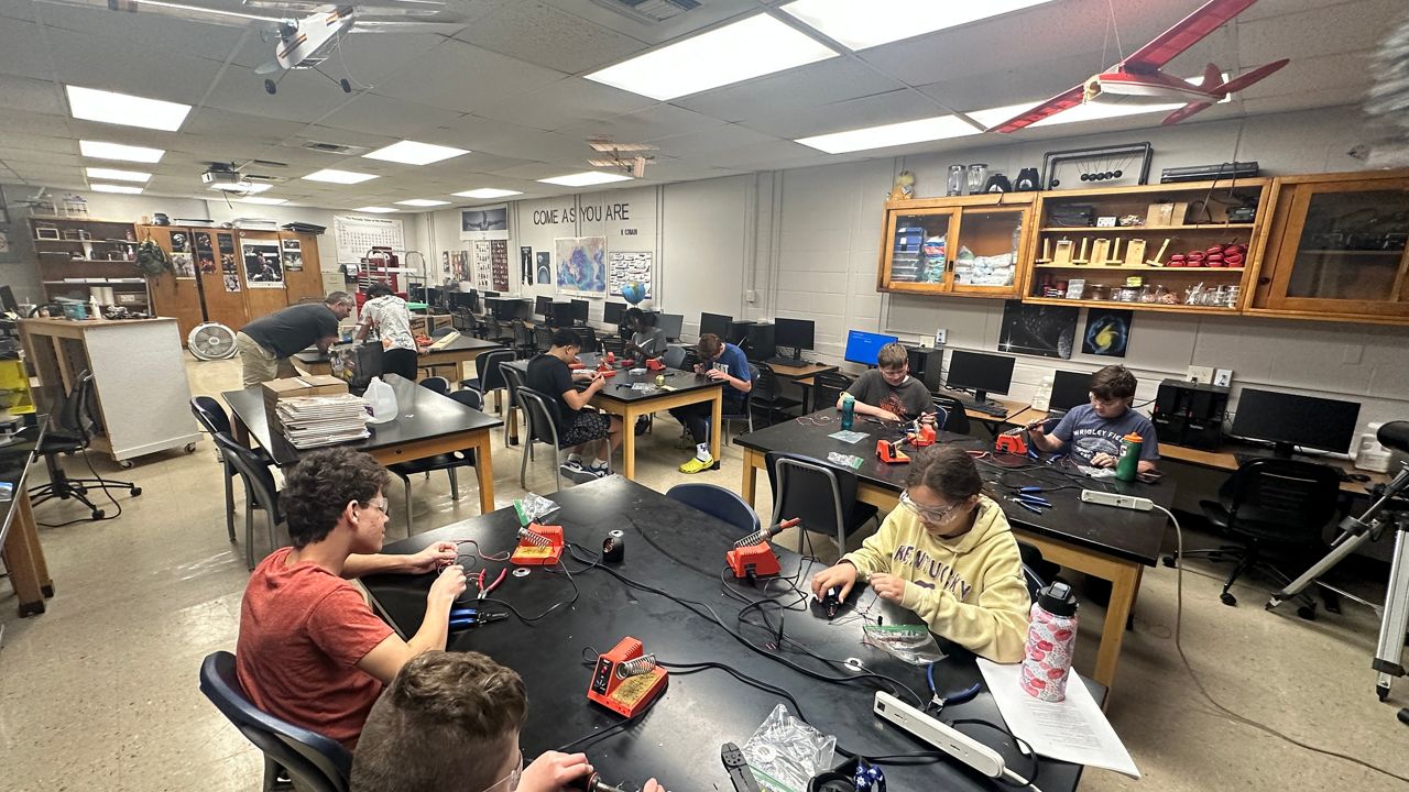 Lexington middle schoolers participate in summer STEM camp