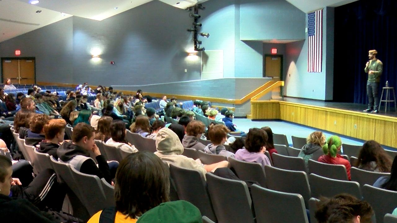 Motivational speaker shares message with students in Lee