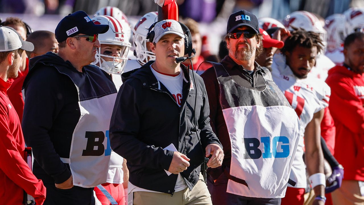 Reports: Jim Leonhard expected to take over as Badgers coach
