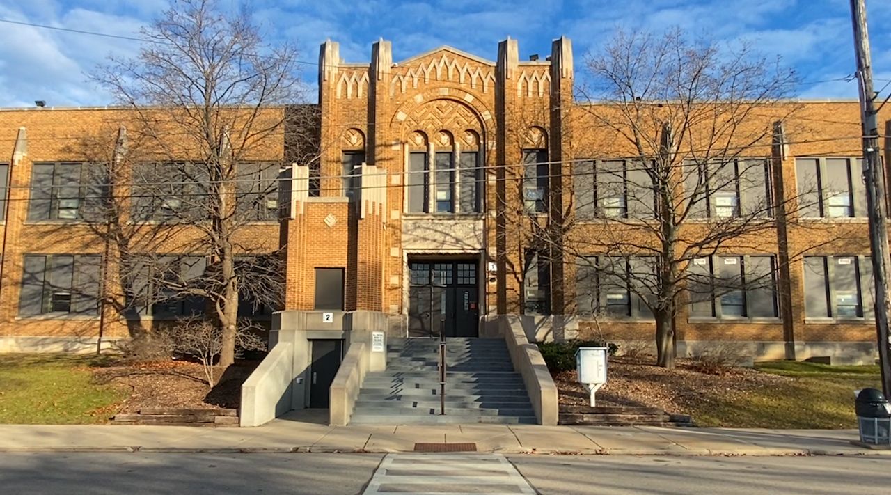 Board votes to close 6 schools in KUSD