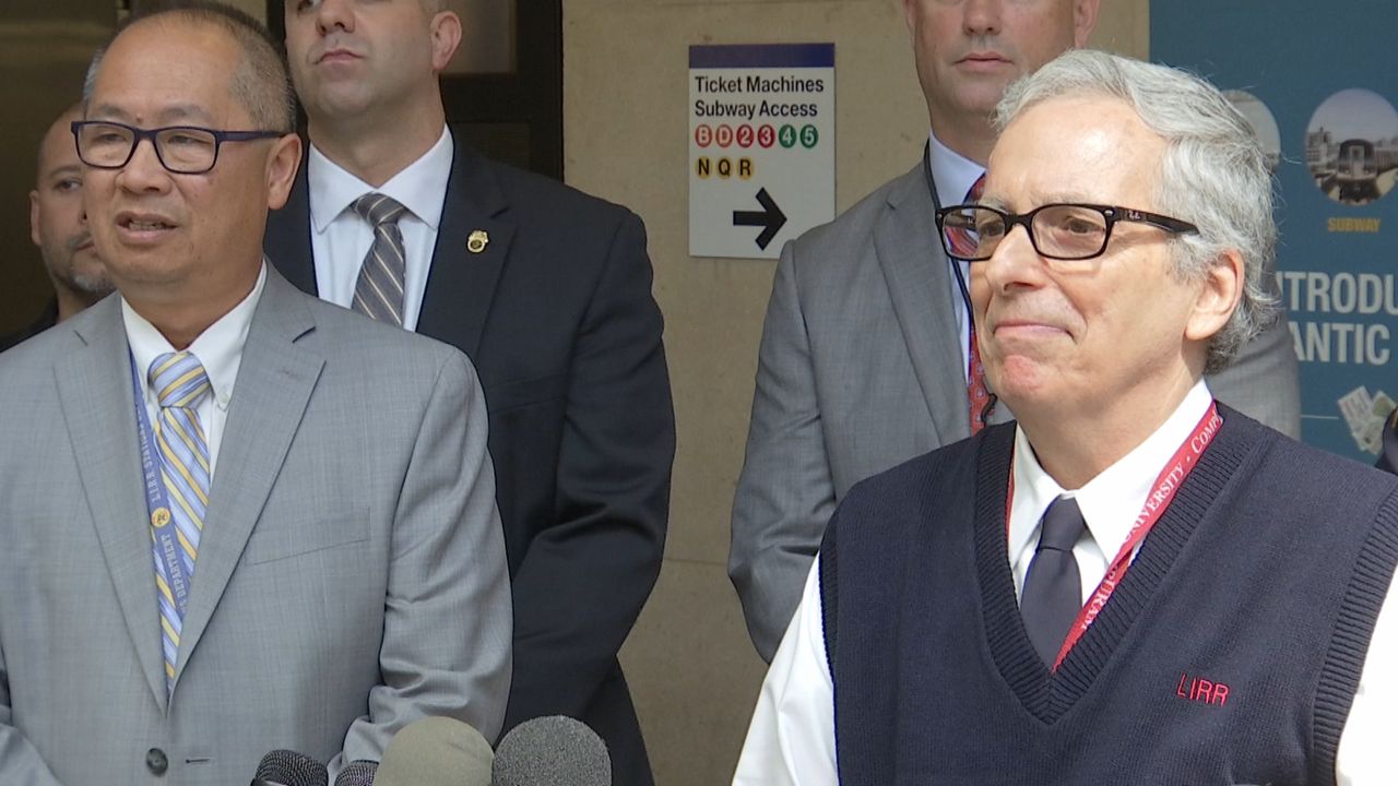 LIRR Conductor Returns $9,000 in Cash Left on Train by Traveler