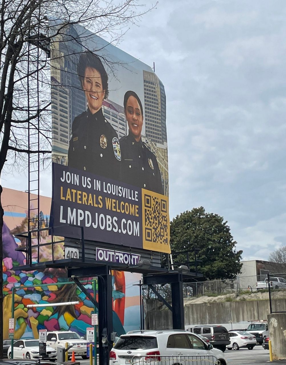 LMPD using billboard in Atlanta to recruit officers