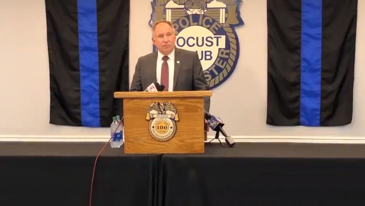 Rochester Locust Club President Calls on Warren to Resign