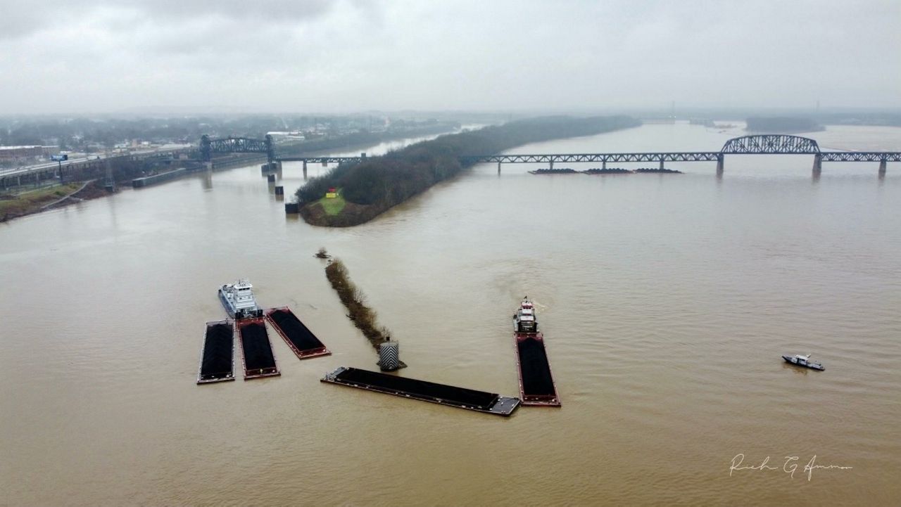 Ten coal barges break free from tow on Ohio River