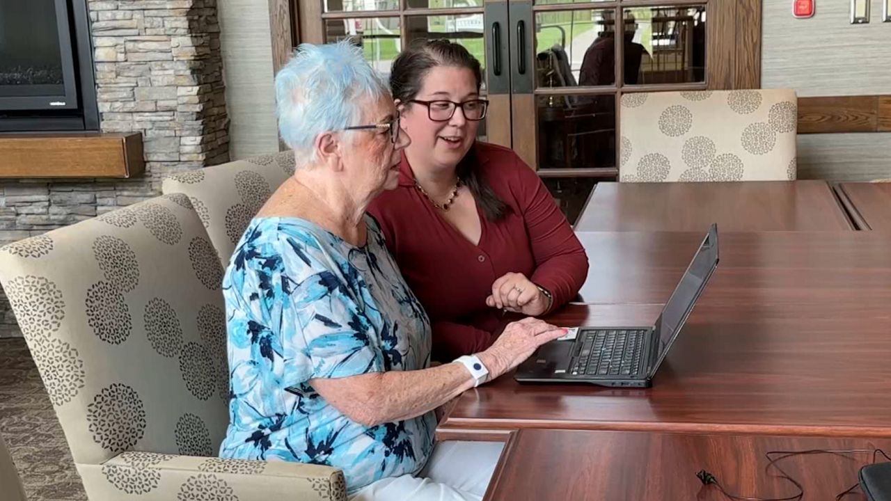 Experts help seniors with apps, technology questions