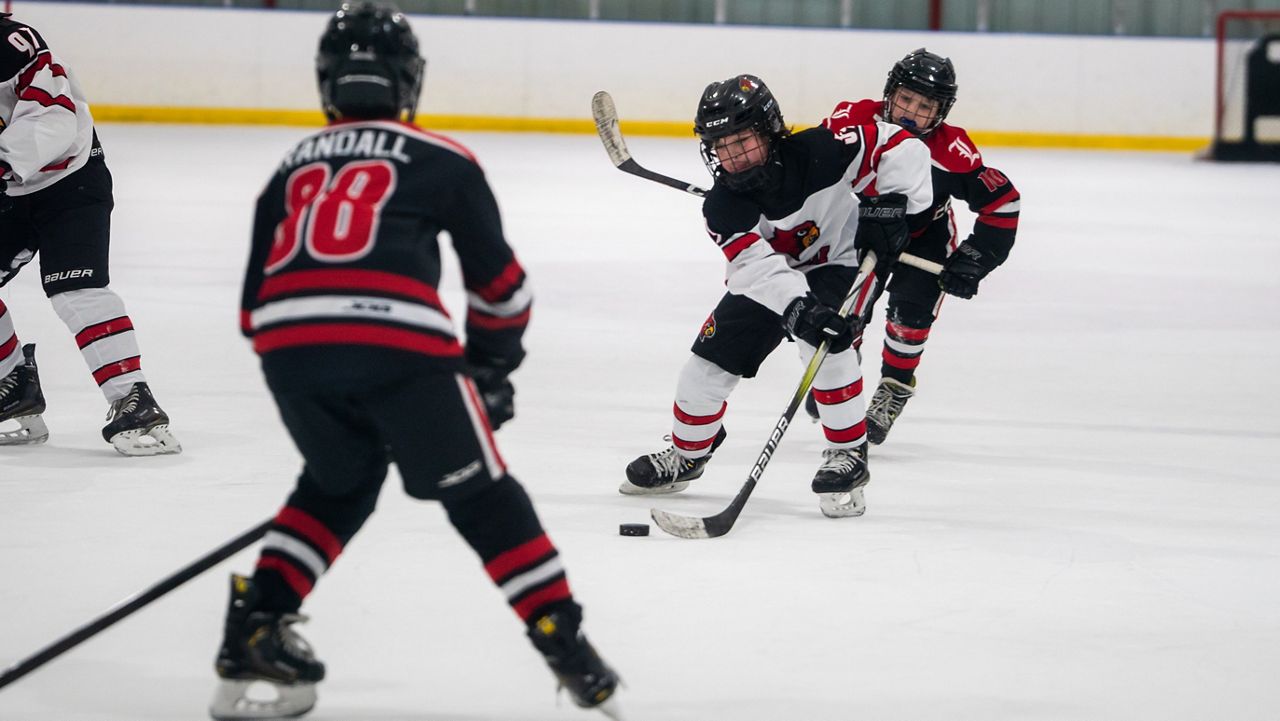 Louisville Ice Cardinals make international tournament