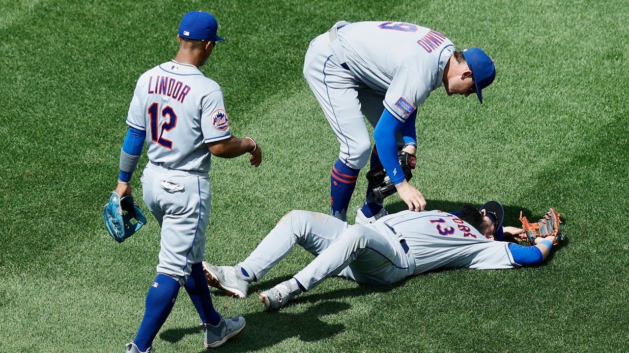 Guillorme goes on IL after injuring calf against Red Sox