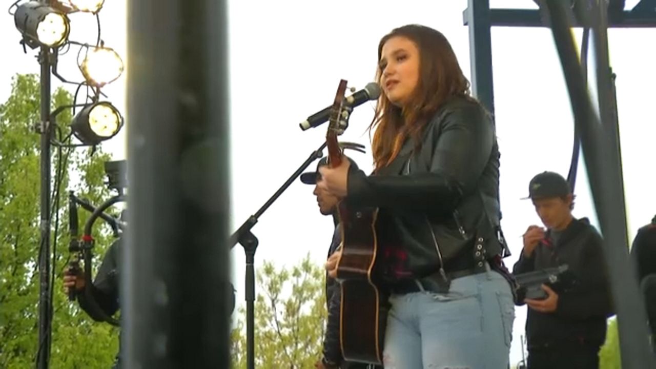 American Idol's Madison VanDenburg In Concert