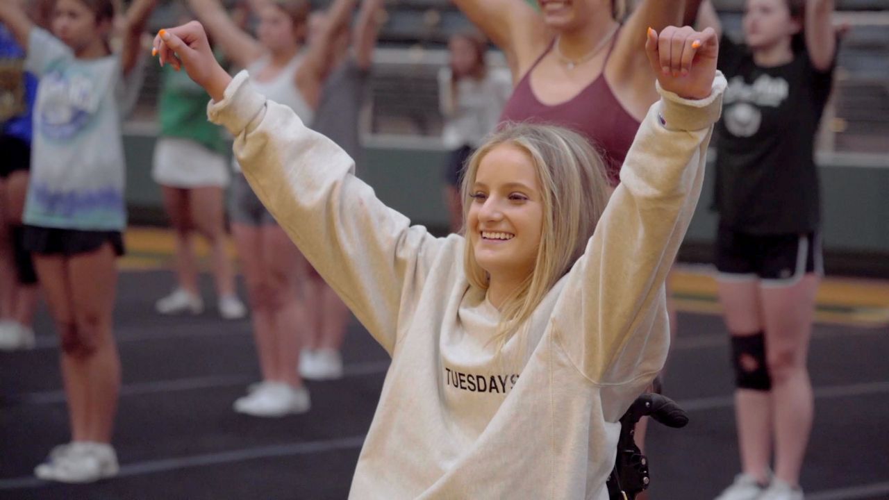 Texas teenager recovers from cheerleading fall
