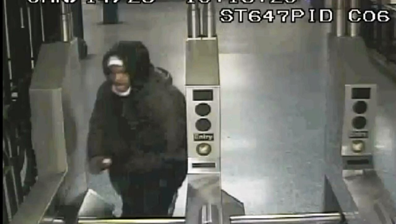 Off-Duty NYPD Officer Attacked with Bike Chain on Subway