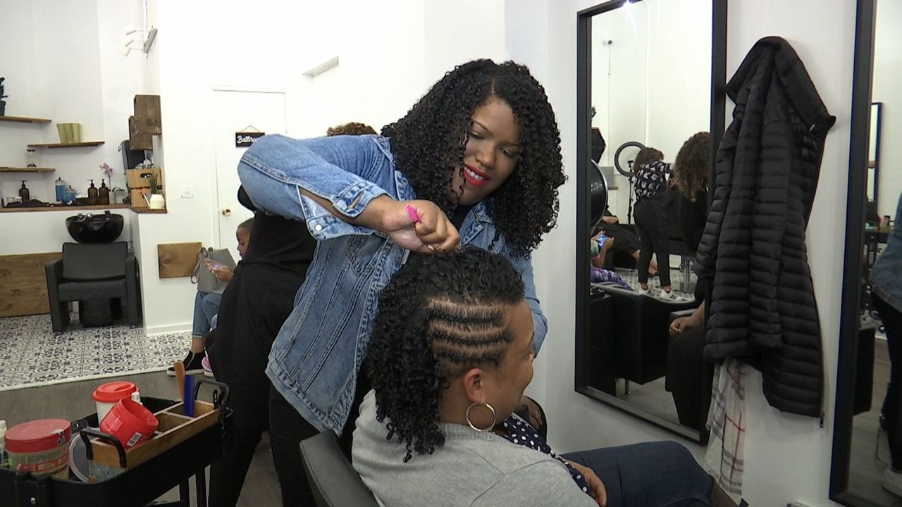 Historias de inmigrantes: una dominicana con un salon de belleza ...