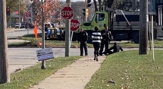 Milwaukee police chief hit by vehicle