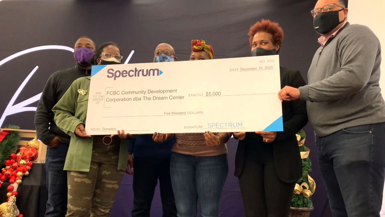 Program That Teaches Seniors to Use the Internet Gets Grant