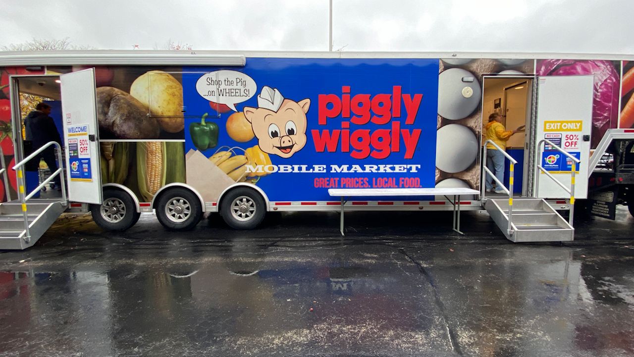 Mobile market aims to help fill gaps in food deserts