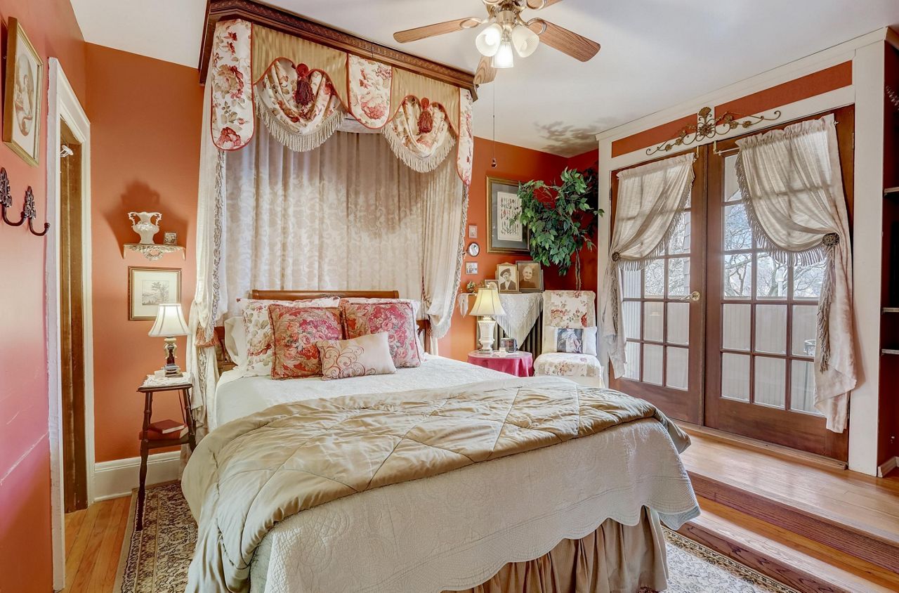 Historic Schuster Mansion in Milwaukee goes up for auction