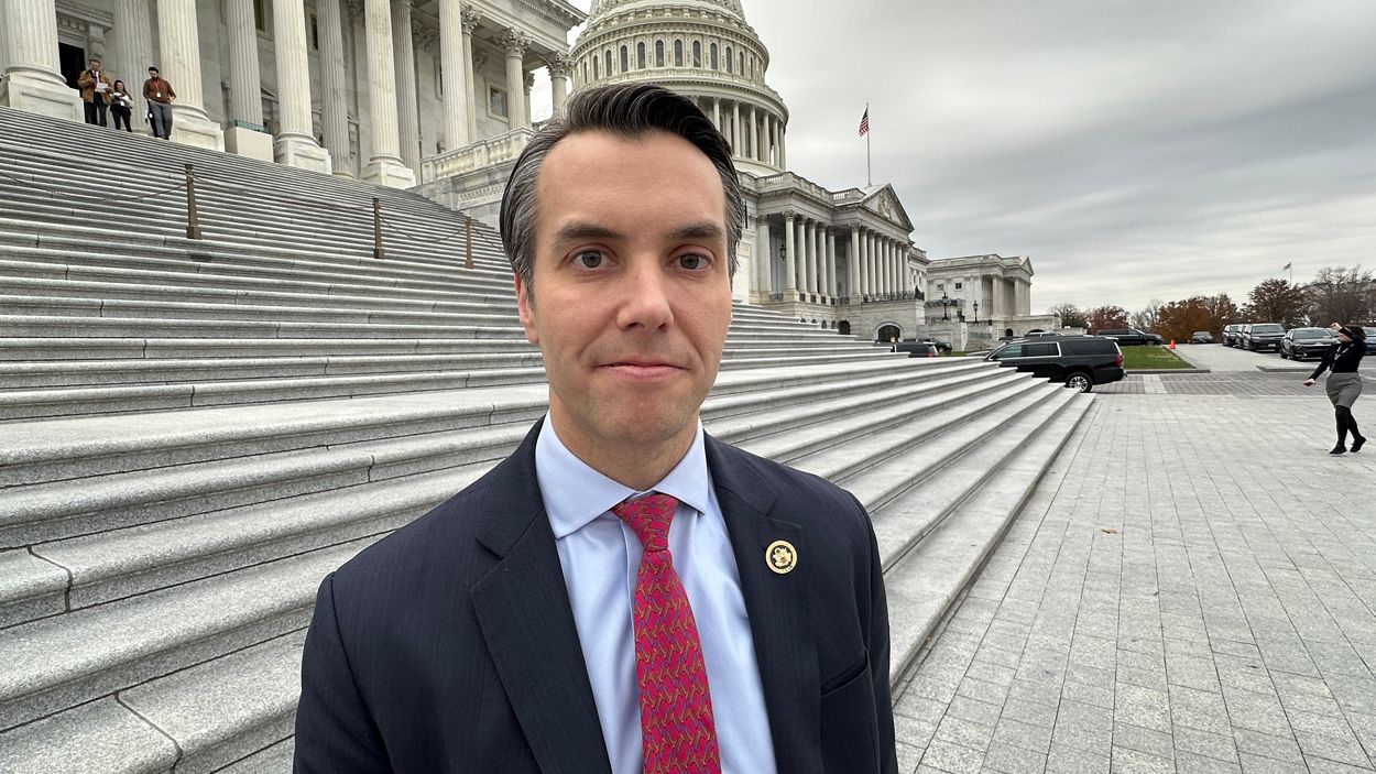 McGarvey backs effort to impeach DHS secretary