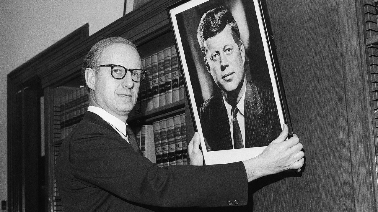 Longtime Manhattan DA Robert Morgenthau Dead at 99