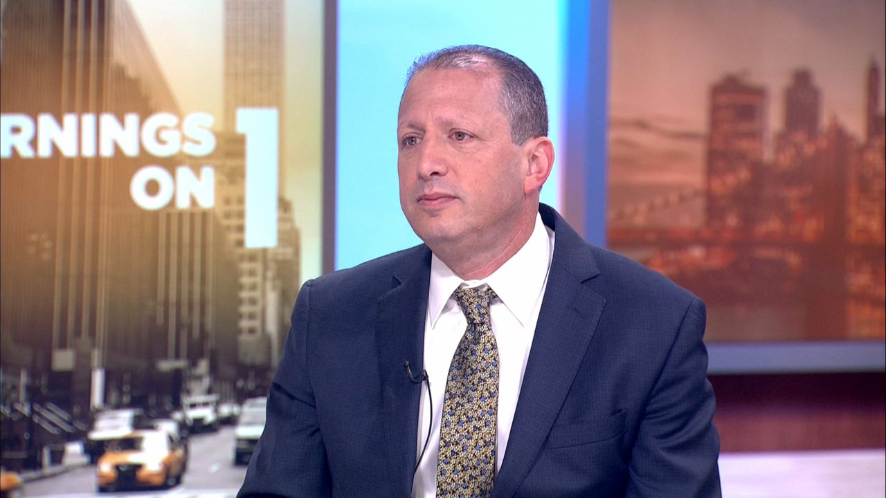 City comptroller launches residents survey in NYCHA audit