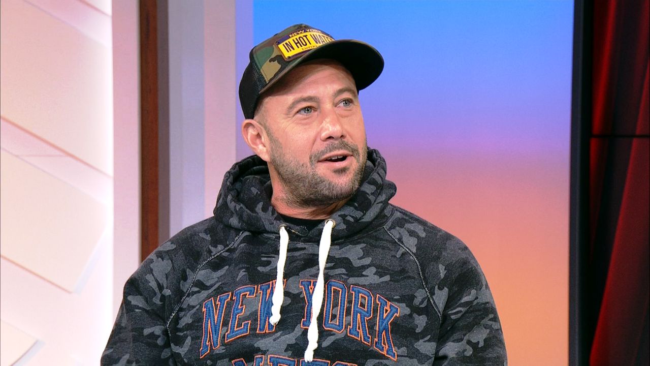 Comedian Aaron Berg Breaks Standup Record