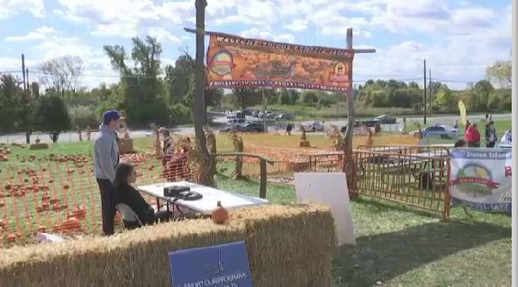Thousands Flock to Fall Festival