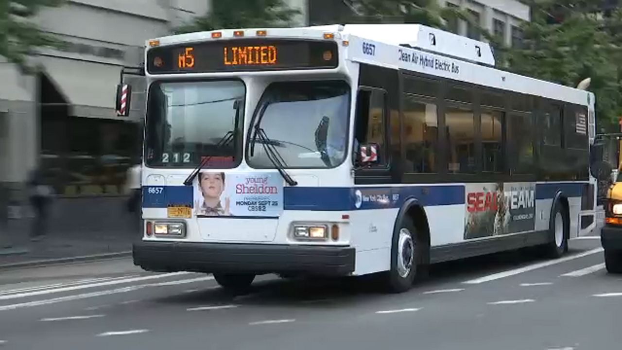 New, larger buses roll out to ease strain of subway repairs
