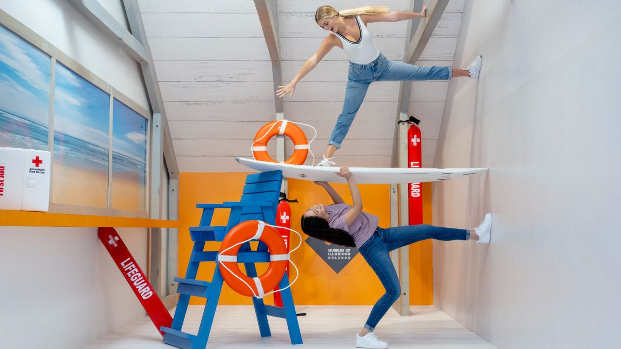 Museum of Illusions offering Florida teachers free admission