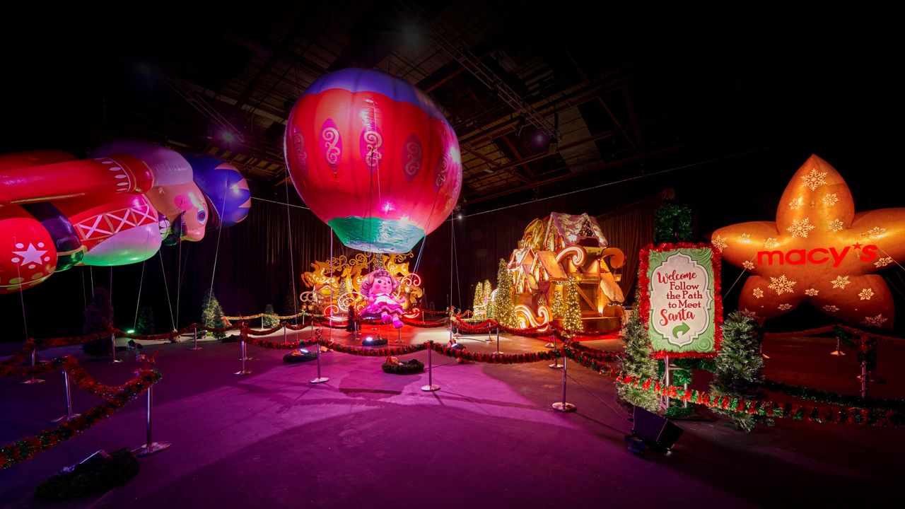 Universal to Offer Exclusive Tour of Holiday Experiences