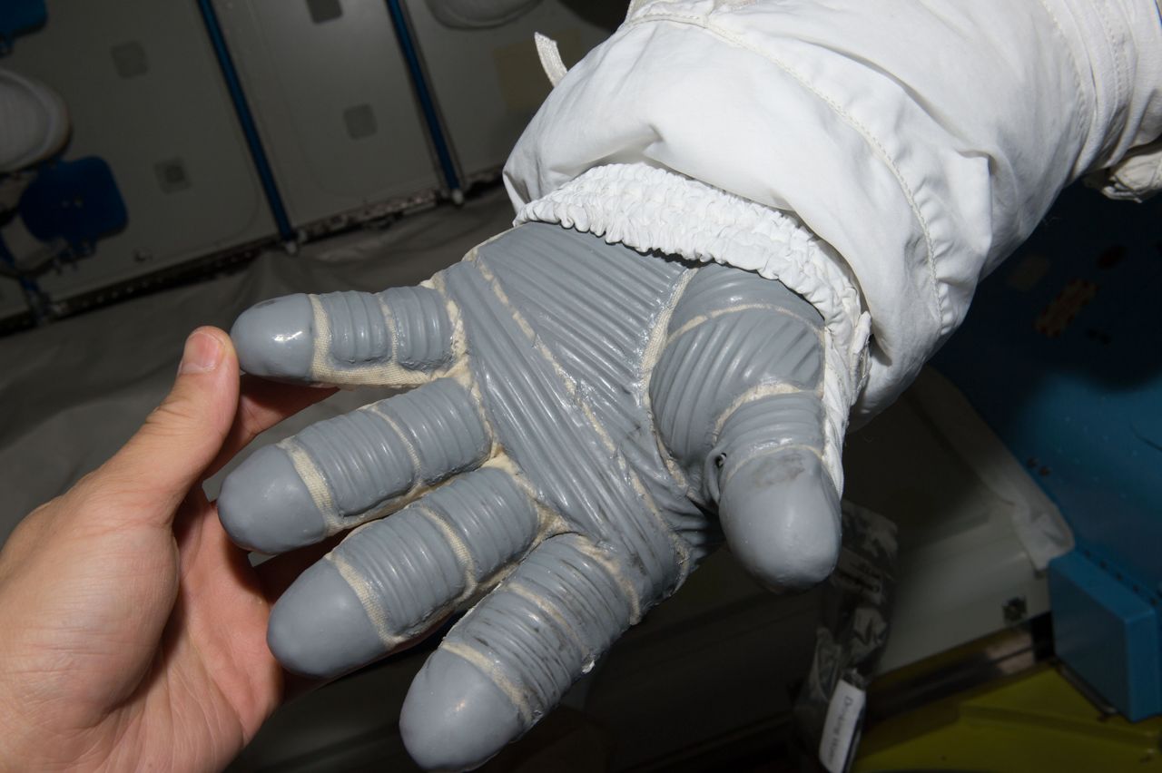 Kentucky native develops model for NASA glove inspection