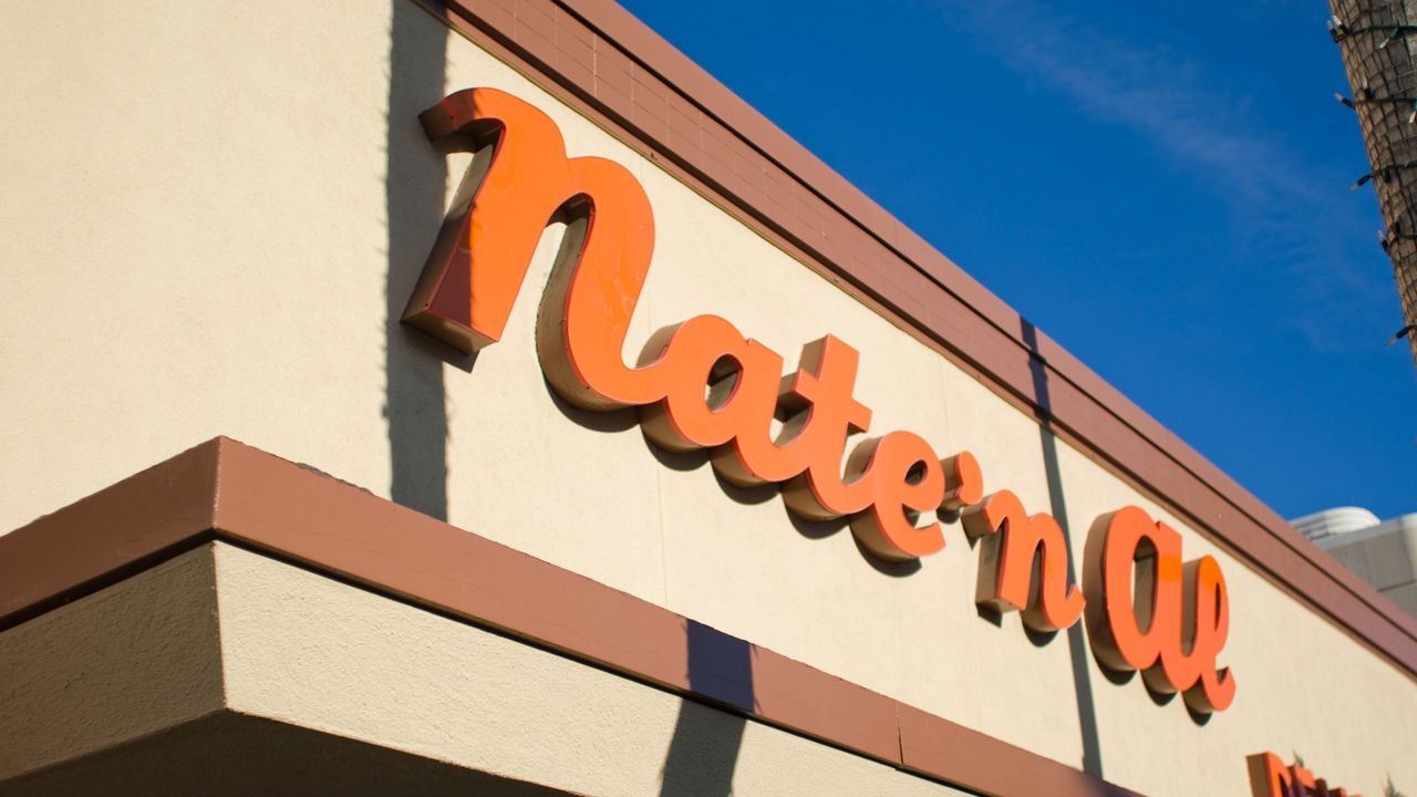 Nate 'n Al's Deli of Beverly Hills Reopens for Delivery