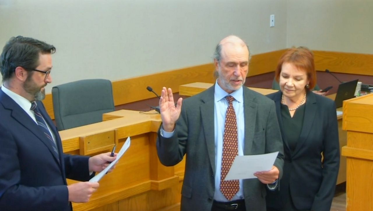New Cleveland heights interim mayor sworn in