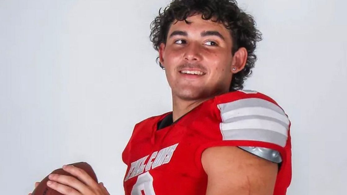 East River High School holds tribute for fallen quarterback