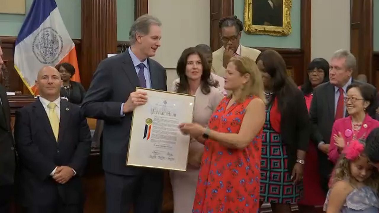 NYPD honored for arresting suspect in 6 sexual assaults in Queens