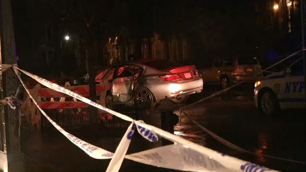 NYPD searching for driver they say hit bus during police chase