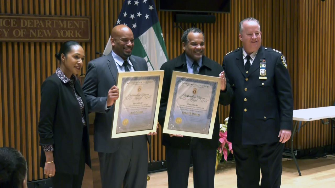 Retired NYPD officers honored for stopping arson attempt