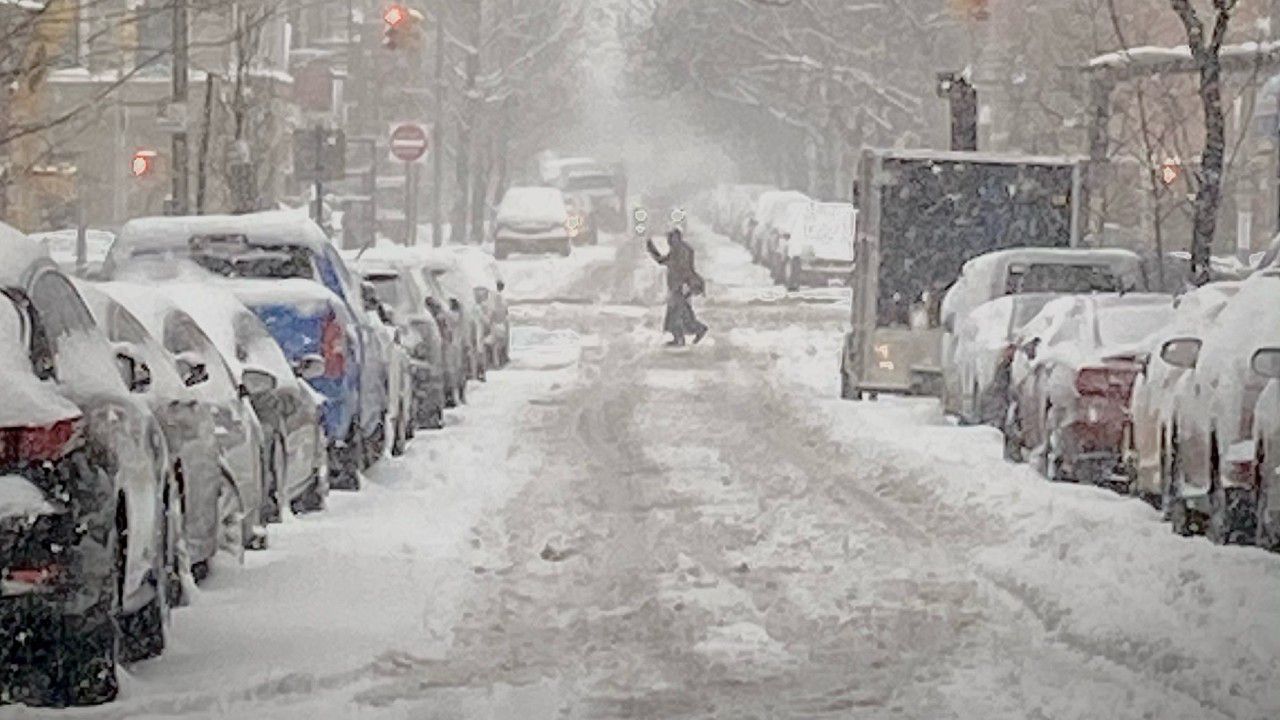 Winter Storm Wallops Northeast; Over a Foot of Snow Forecast