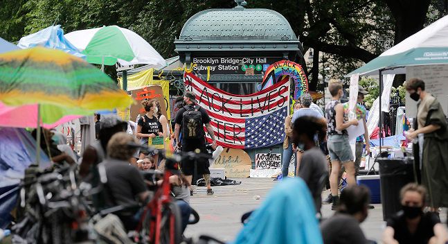 Doctor Offers COVID-19 Testing to Protesters