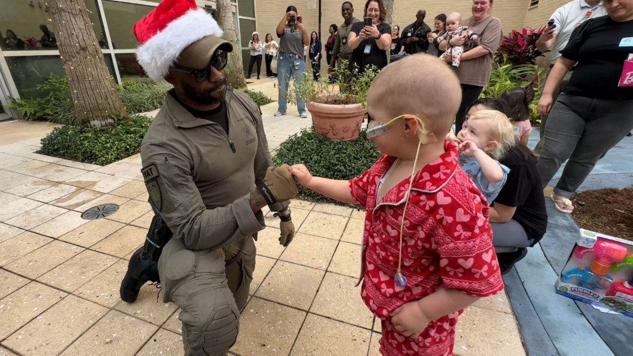 Orange County Sheriff’s Office spreads holiday cheer