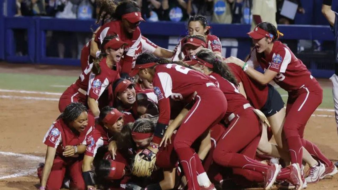 Oklahoma tops FSU, wins 3rd women's CWS in row