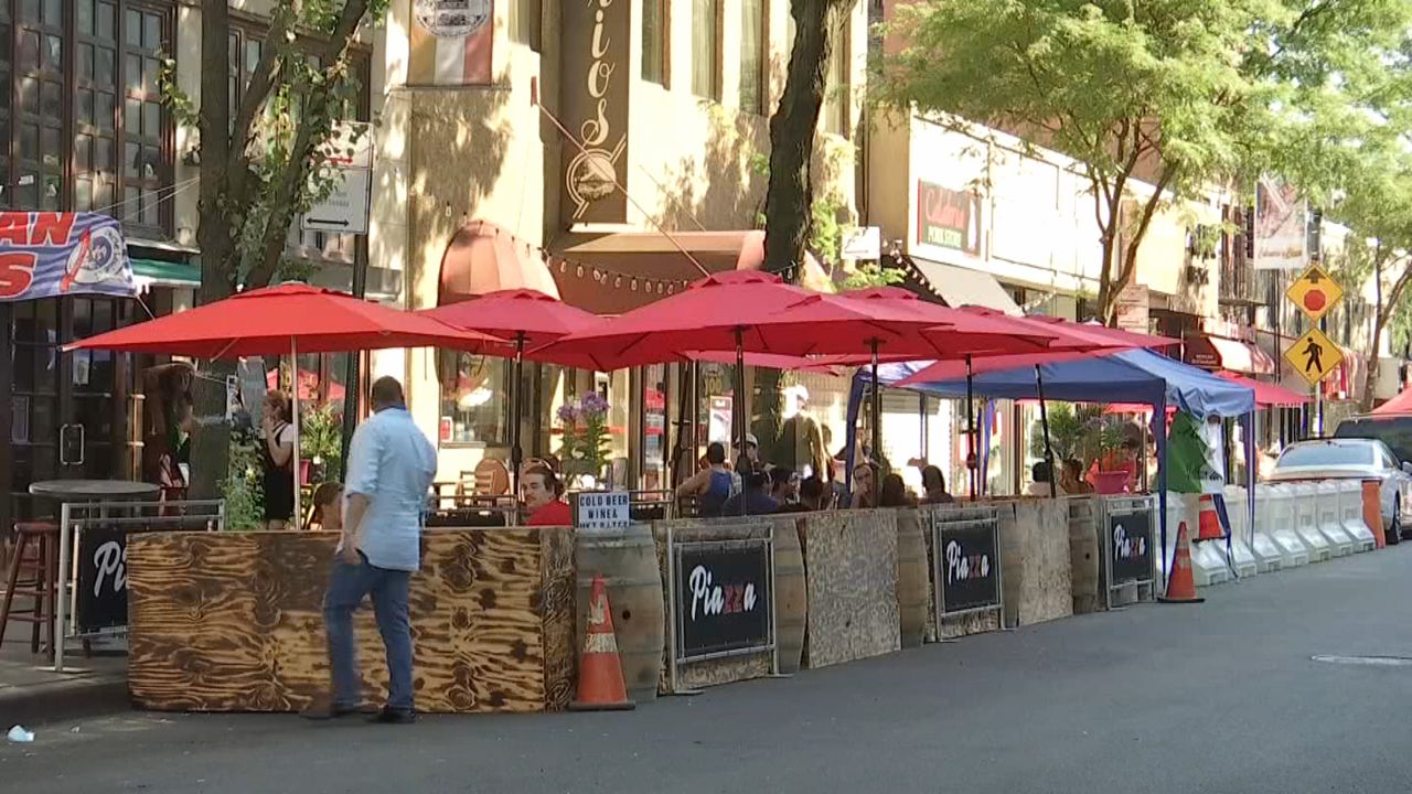 Curbside Dining Is Here to Stay, Mayor de Blasio Says