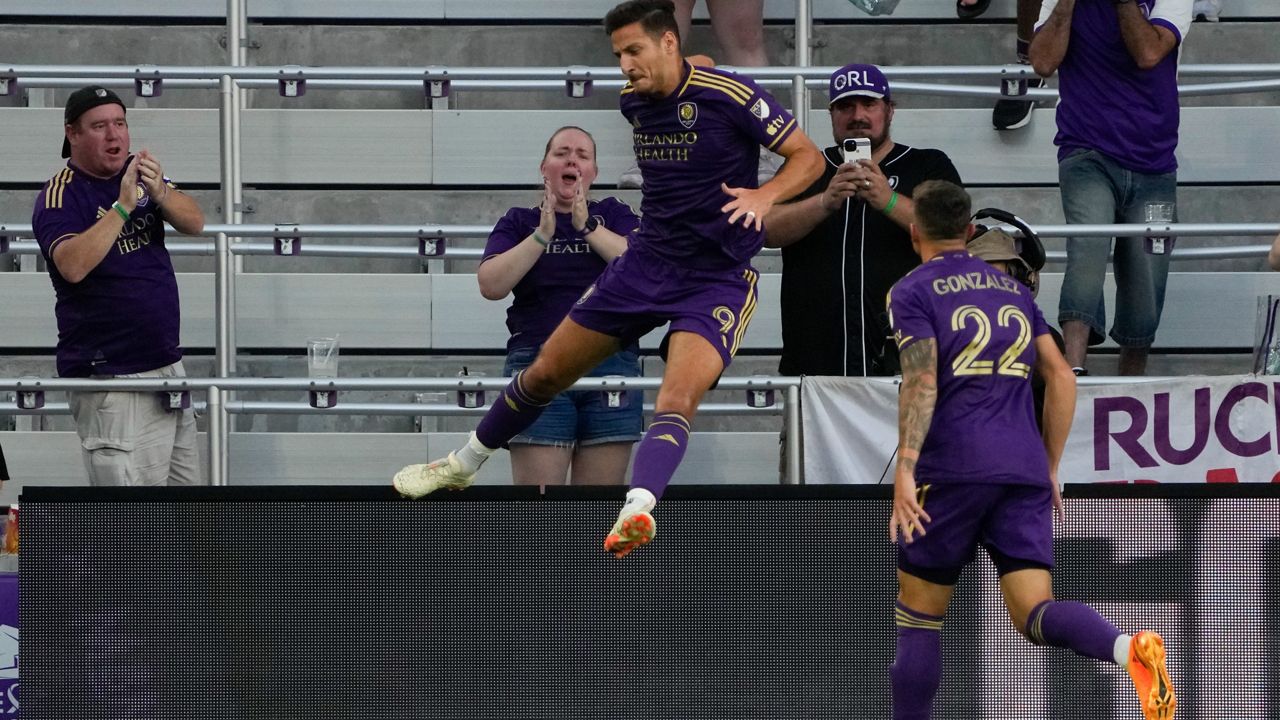 Orlando City gives up late goal for a 1-1 draw with NYCFC
