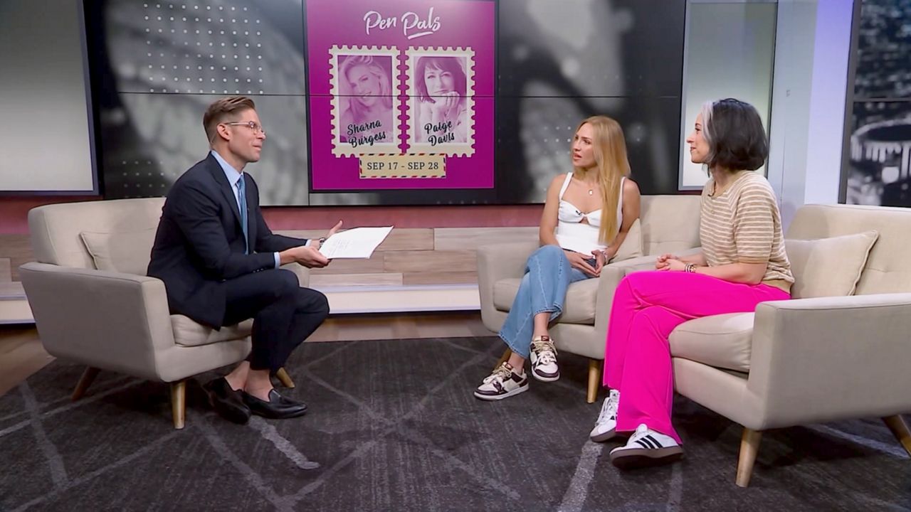 Davis and Burgess star in friendship play ‘Pen Pals’